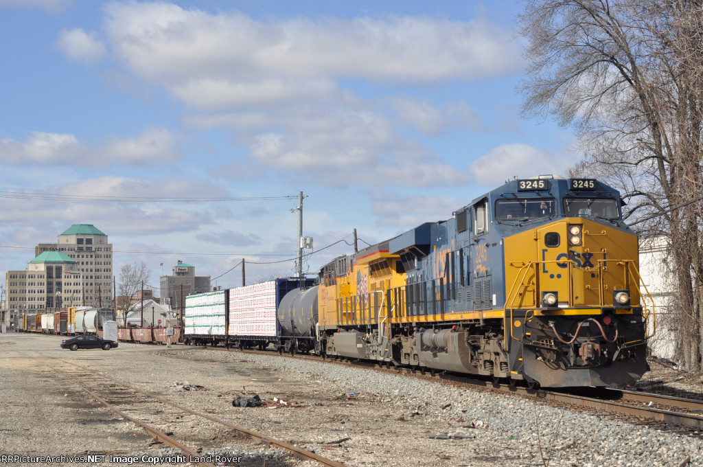 CSXT 3245 On CSX Q 365 Eastbound